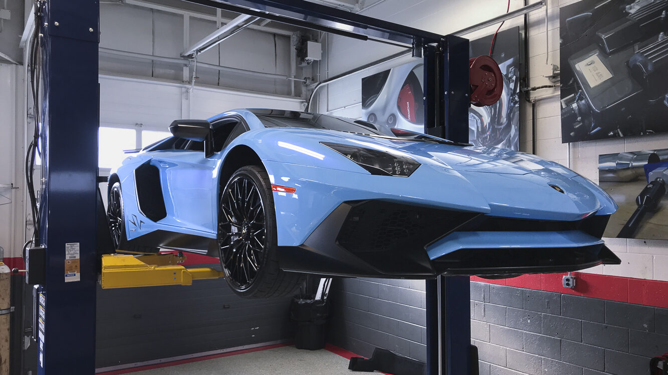 SweetCars Helps Customer Customize the Pitch Perfect Lamborghini SV ...